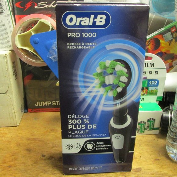 Oral-B | Other | Oralb Pro 00 Cross Actionelectric Toothbrush Black ...